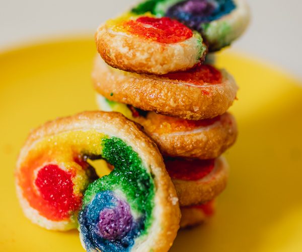 Rainbow Puff Pastry Cookies (French Palmiers) | Vega Recepten