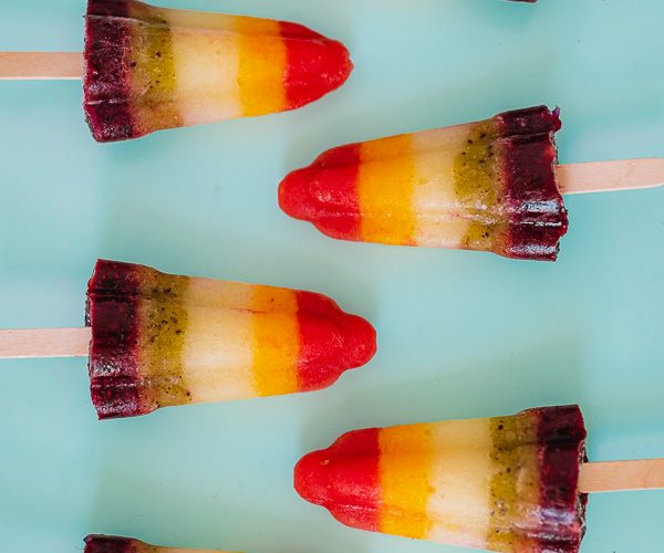 Regenboog fruit ijsjes: de leukste gezonde ijsjes! | Vega Recepten