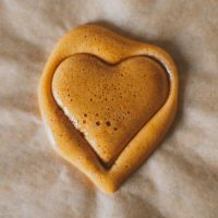 Korean Dalgona Candy Recipe: the Squid Game Cookie - Vega Recepten